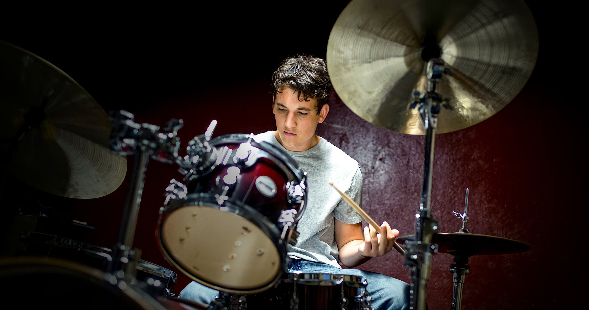 Whiplash (2014) – Film Review and Analysis | Serenades of a dreamer...